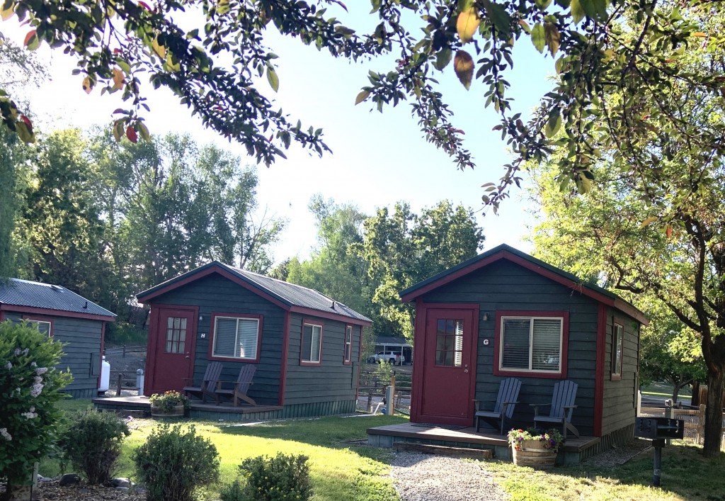 Rustic Camping Cabin - Riverbend RV Park and Cabins Montrose CO